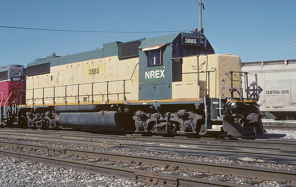 NREX GP38-2 3885